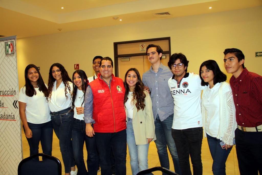 En el PRI no se improvisa, se capacita y trabaja para formar nuevos cuadros políticos con ...